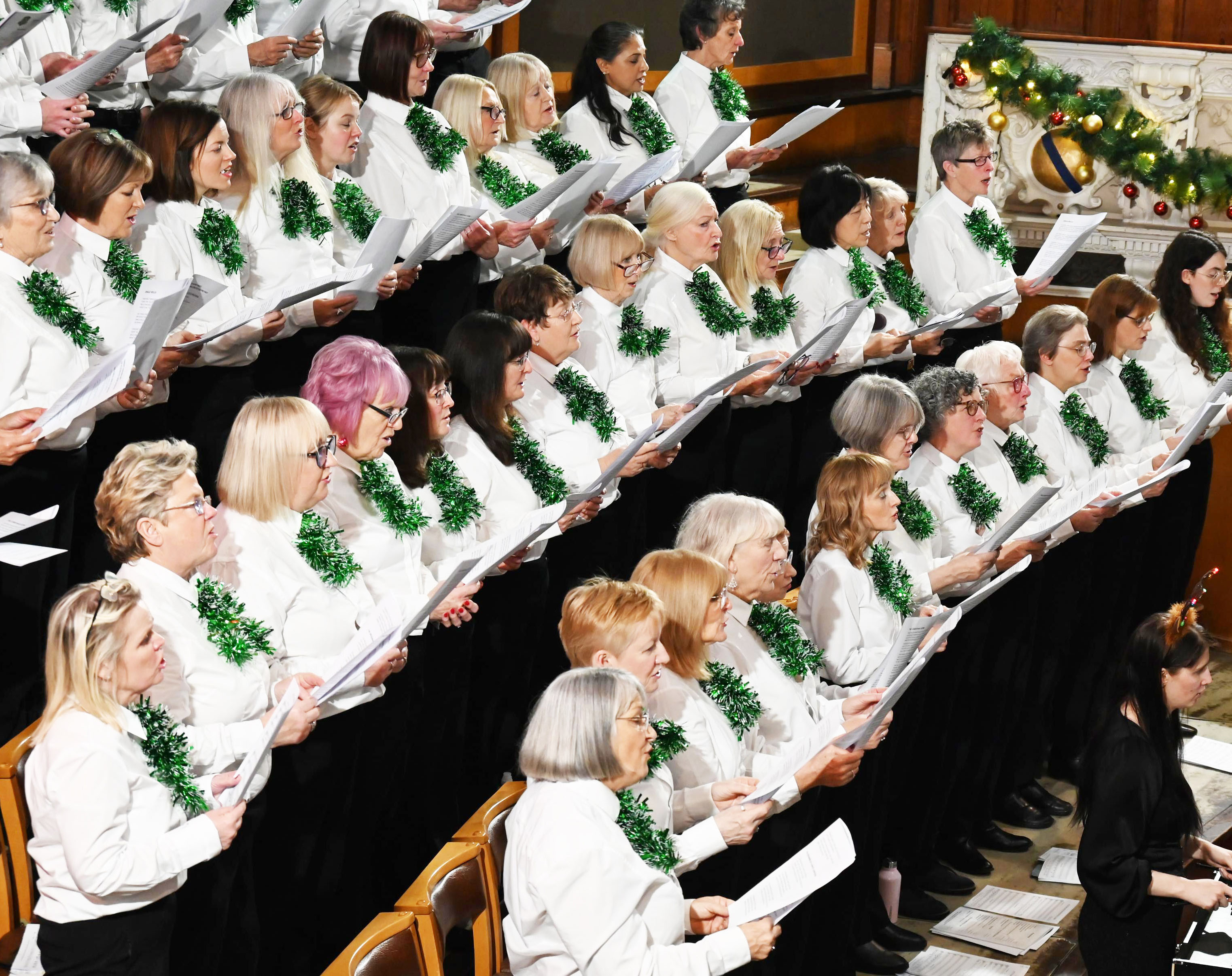 Christmas Concert Attracts An Audience Of A Thousand! – EAGLEY BAND